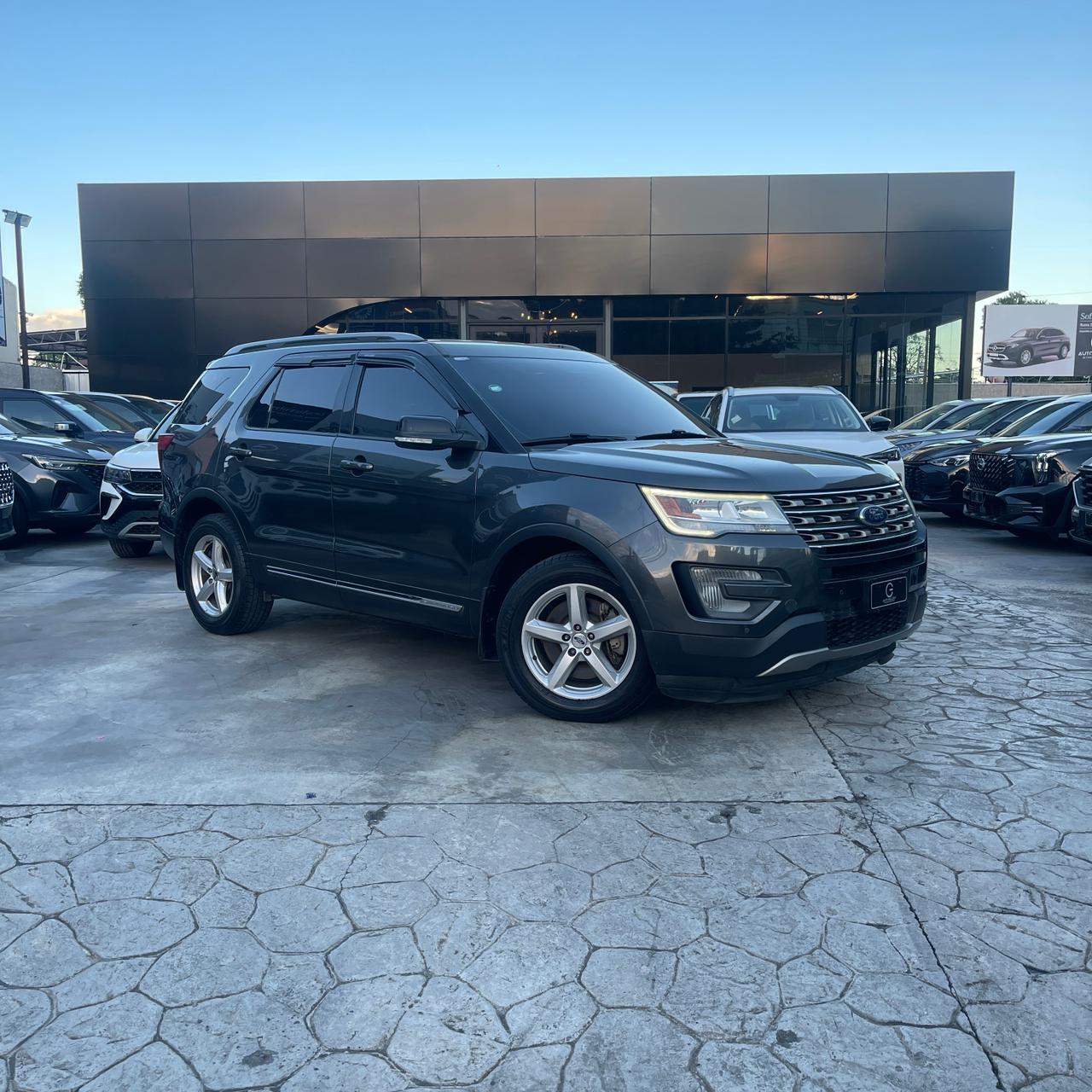 FORD EXPLORER XLT 2017 - AUTO GALLERY RD